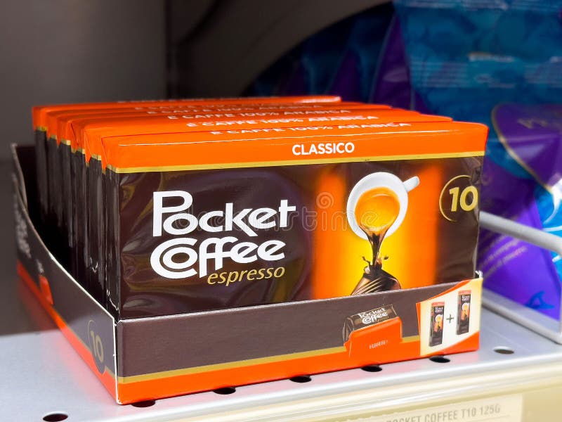 Pocket Coffee Espresso Classico Box on Store Shelf Editorial Photo ...