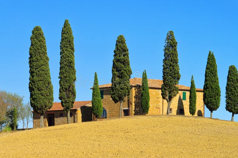 Podere in fall stock photo. Image of green, house, tuscany - 23943916