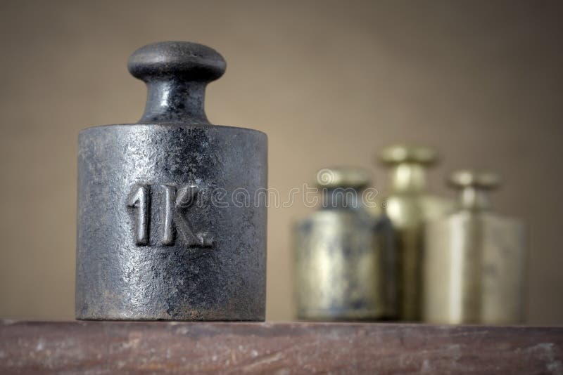 Fin De Poids De Fer Vers Le Haut Image stock - Image of vieux, masse ...