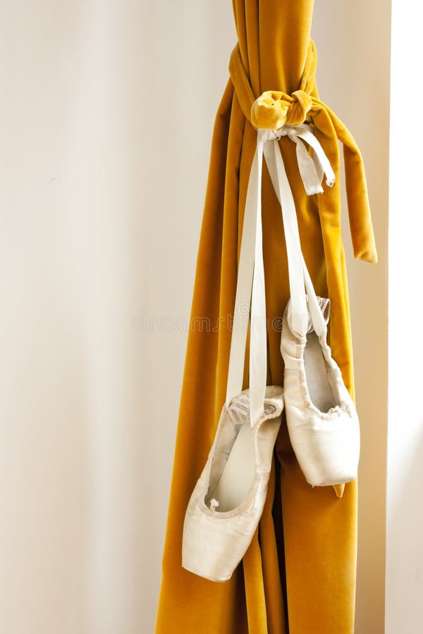 Pointe ballet shoes stock image. Image of ribbon, left - 70363723