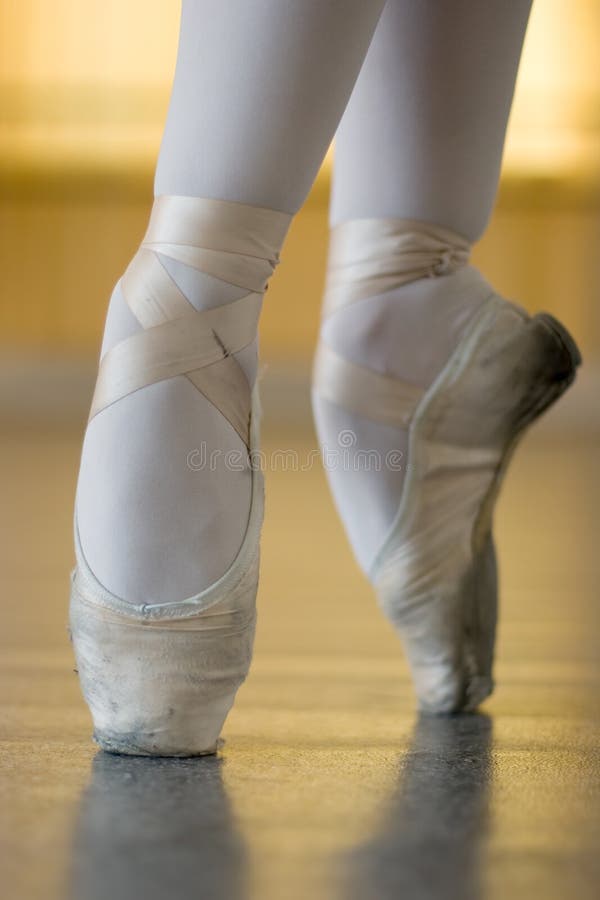 Ballet Dancers Feet in Pointe Shoes Stock Image - Image of yellow, feet ...