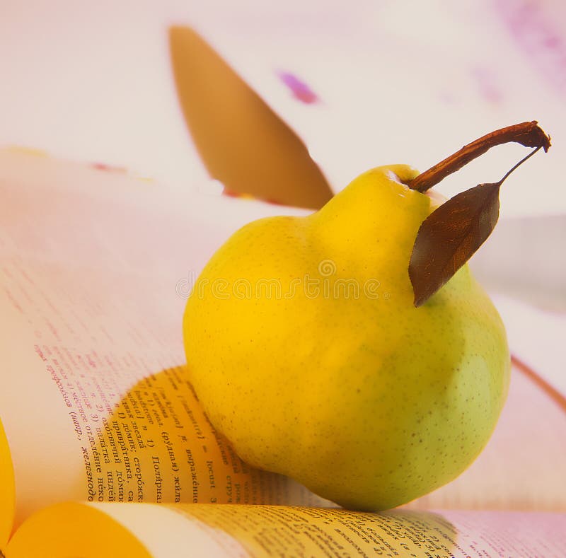 Poire verte image stock. Image du régime, nourriture, normal - 2123671