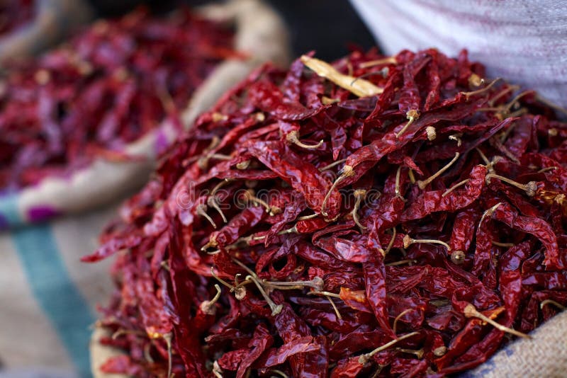 Poivre De Cayenne Rouge Sec De Piment Ou De Piments D'isolement Sur Le ...