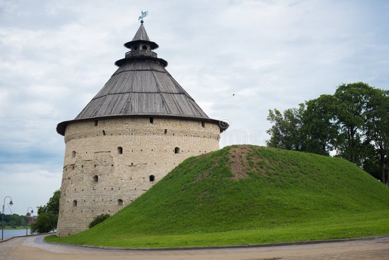 Pokrovskaya Tower editorial stock photo. Image of fencing - 97184473