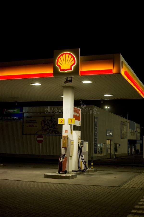 Polen Januari 2023 : Shell is Een Van De Grootste Kettinggastanks Ter ...