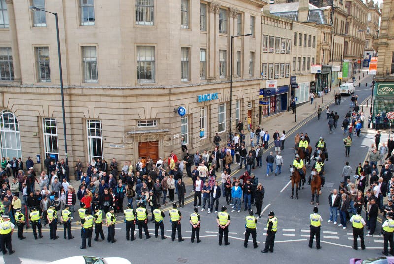 Police Barricade Protesters Editorial Image - Image of stopping, line ...