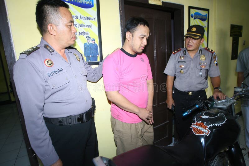 Police catch robber editorial photography. Image of people - 43193707