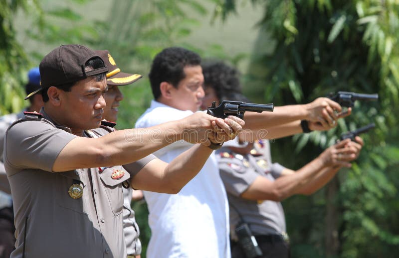 Police editorial photography. Image of tree, recreation - 32077507