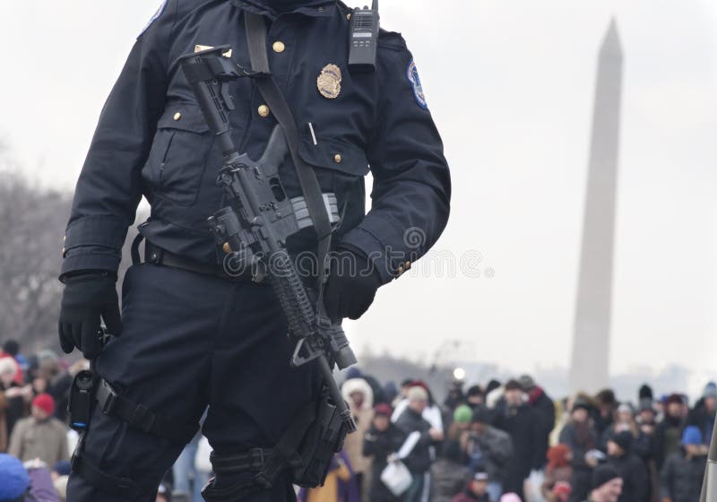 Police with M4 Rifle Guards Crowd on National Mall Editorial ...