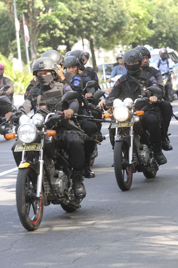 Police patrol editorial image. Image of vehicle, people - 76029595