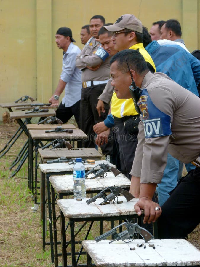 Police practice shooting editorial photography. Image of professional ...
