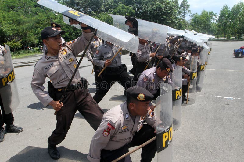 1,177 Police Repression Photos - Free & Royalty-Free Stock Photos from ...