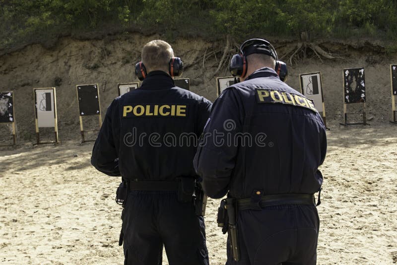 Police shooting editorial photo. Image of hand, target - 147762006