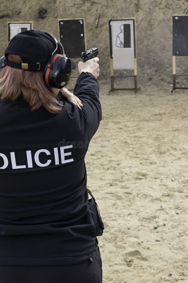 Police shooting editorial photography. Image of people - 147761507