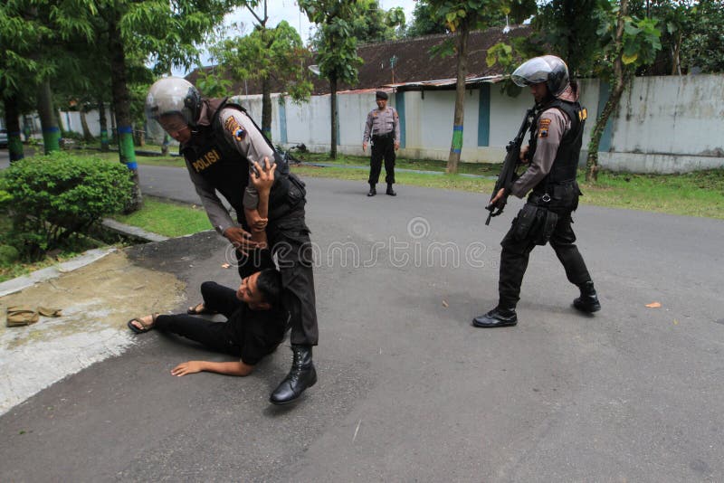 Police editorial image. Image of robbers, central, city - 51144130