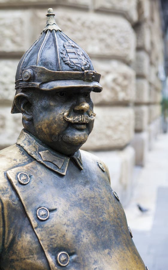 Policeman Statue in Budapest Editorial Stock Photo - Image of hungary ...