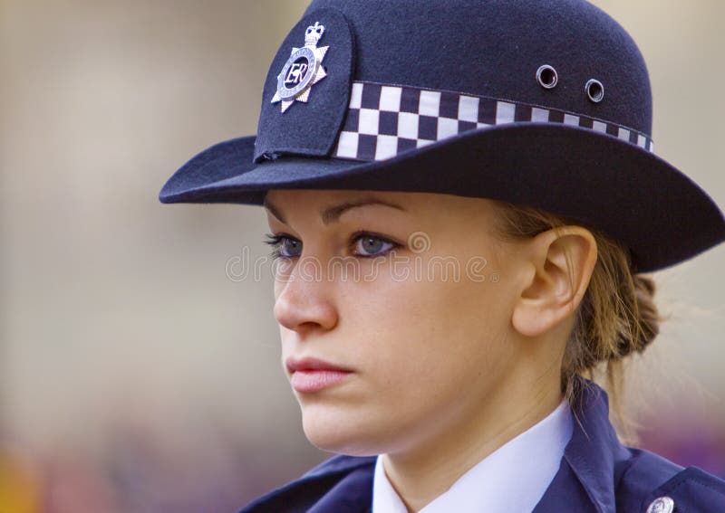 Policière photographie éditorial. Image du moniteur, flic - 17117542