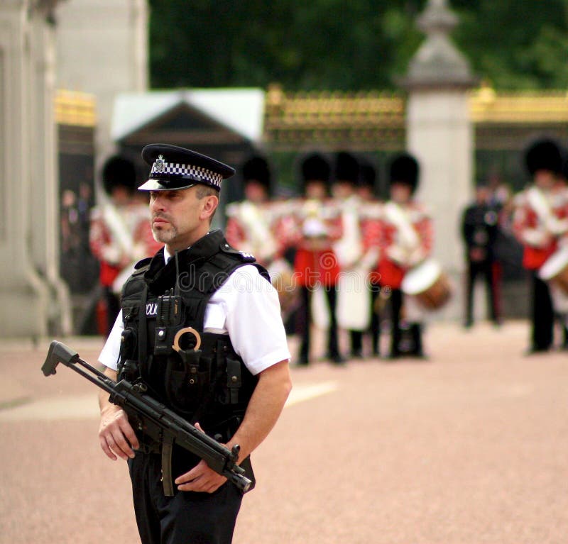 Polis i London redaktionell foto. Bild av framtvingande - 29246280