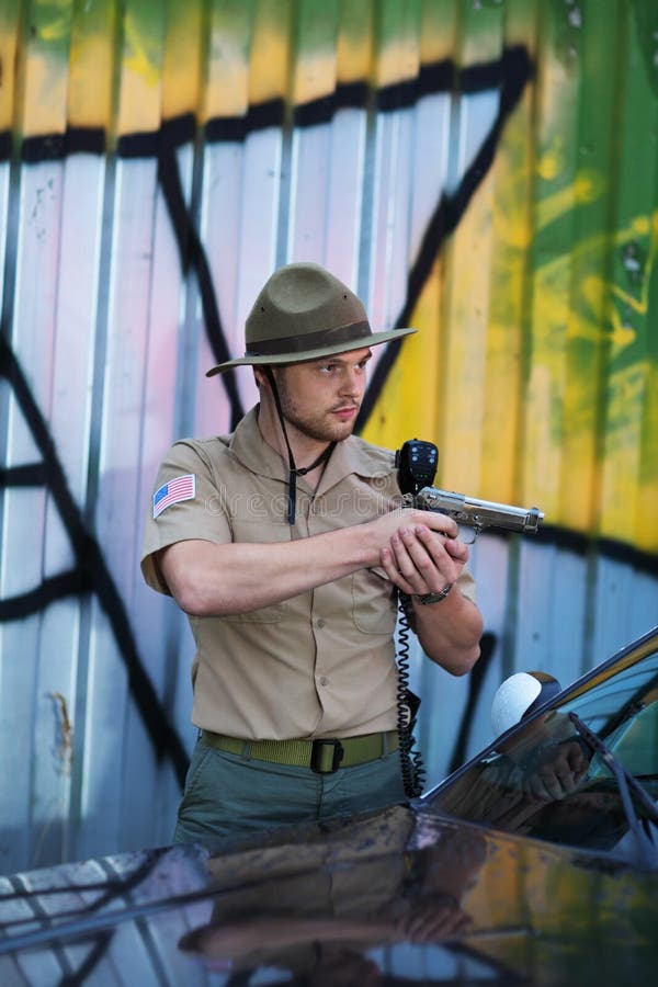 Poliziotto immagine stock. Immagine di esterno, uomo - 35982155