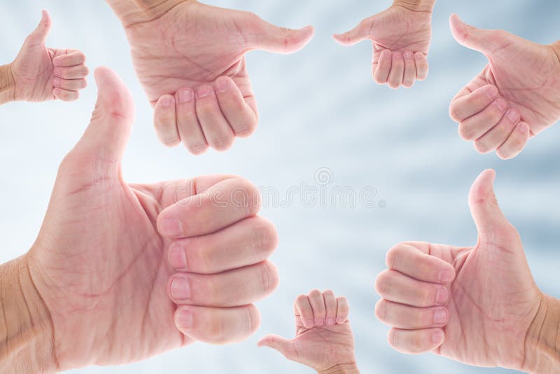 Gradisca Ed Approvi Il Gesto Di Mano Con Il Pollice Su Immagine Stock ...