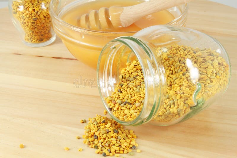 Polline e miele immagine stock. Immagine di vita, mangi - 33162803