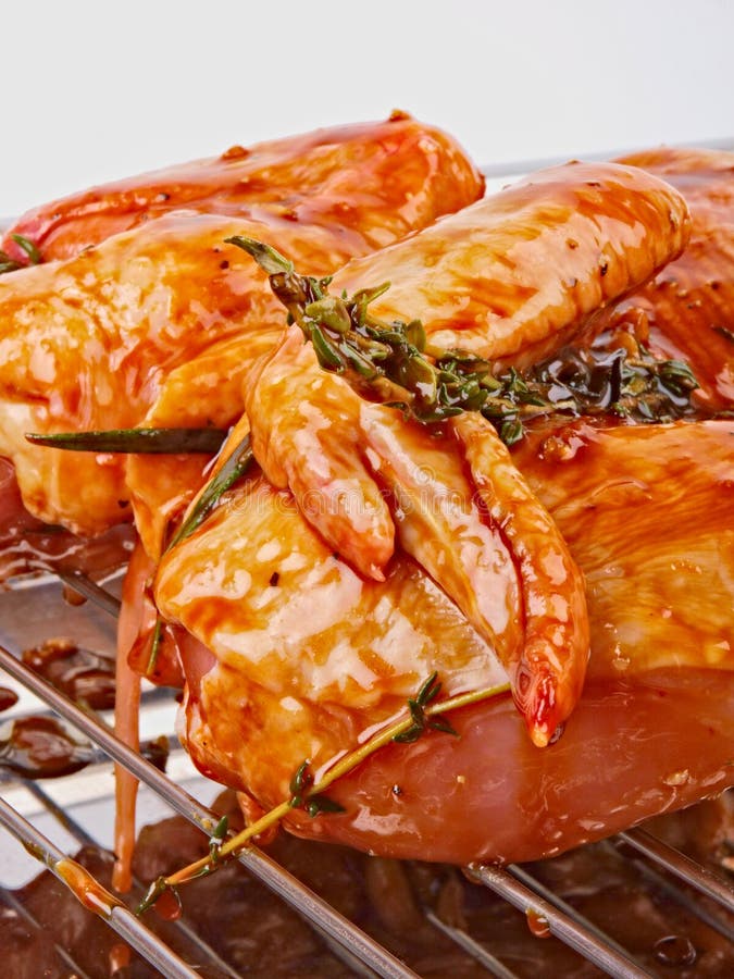 Carne Adobada Cruda Del Pollo Foto de archivo - Imagen de adobado ...