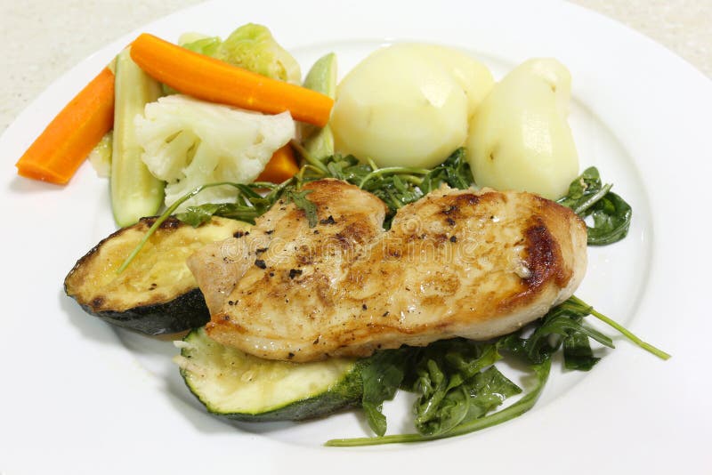 Pollo Asado a La Parrilla En El Cohete Imagen de archivo - Imagen de ...