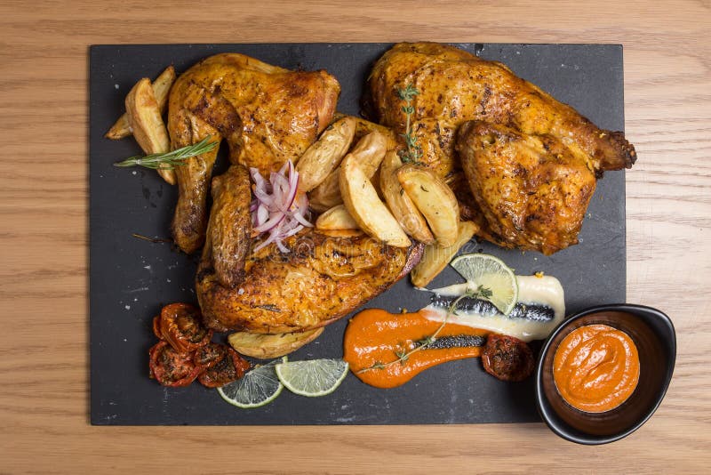 Pollo asado imagen de archivo. Imagen de pollo, grilled - 266123179