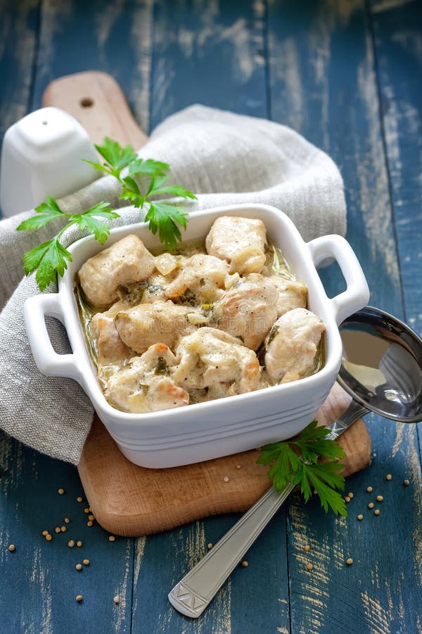 Pollo cocido imagen de archivo. Imagen de cocido, verde - 33185557