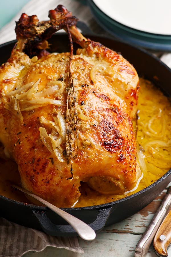 Pollo Cocido Con Las Verduras Foto de archivo - Imagen de rústico ...