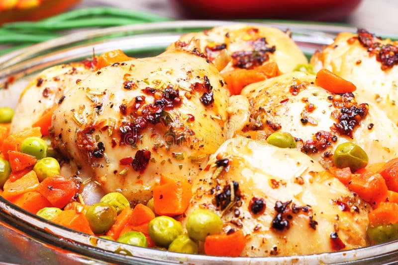 Pollo cocido y asado imagen de archivo. Imagen de cena - 102822291