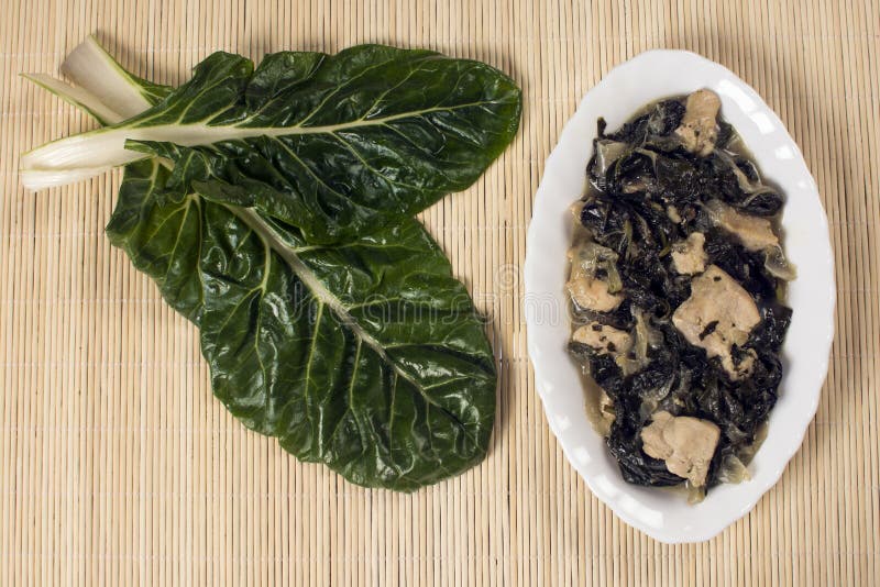 Pollo Con La Remolacha Forrajera Foto de archivo - Imagen de hervido ...