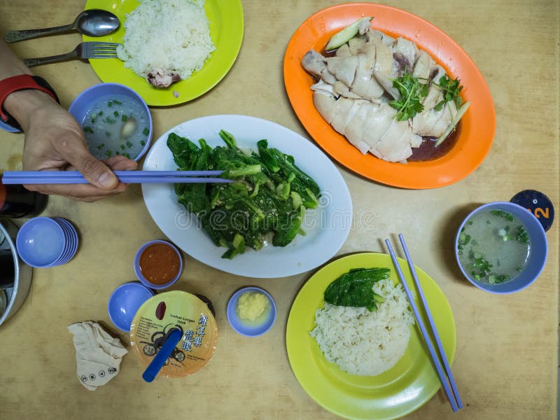 Pollo De Hainanese Y Lan De Gai Foto de archivo editorial - Imagen de ...