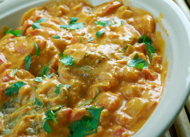 Pollo en un estilo indio imagen de archivo. Imagen de leche - 78357083