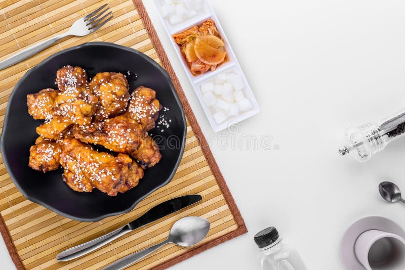 Pollo frito coreano foto de archivo. Imagen de coreano - 216057158