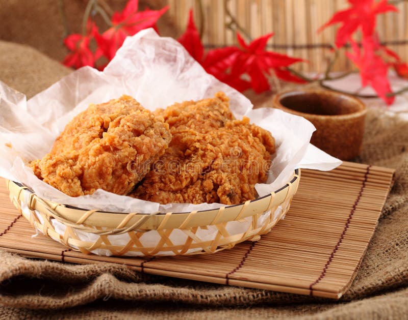 Pechuga De Pollo Frita En El Fondo Blanco Imagen de archivo - Imagen de ...