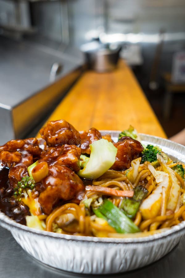 Pollo General De Las TSO De Las Comidas Chinas Imagen de archivo ...