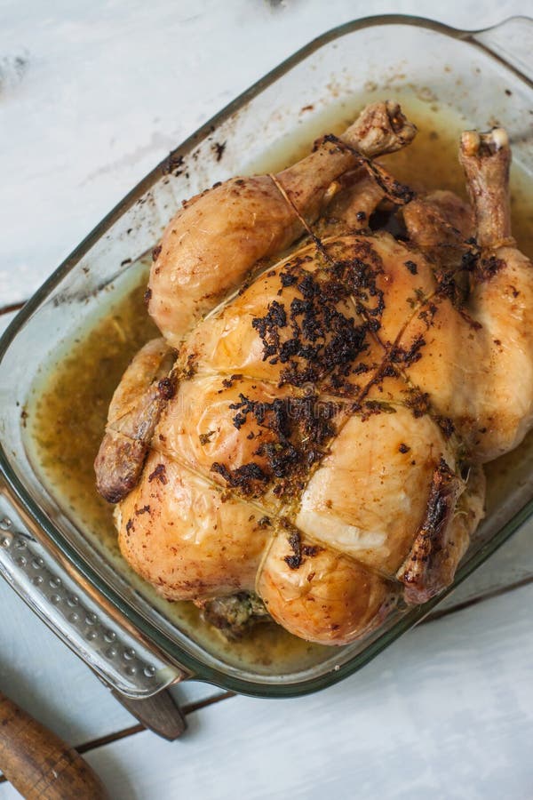 Pollo grande asado imagen de archivo. Imagen de cocinero - 129182141