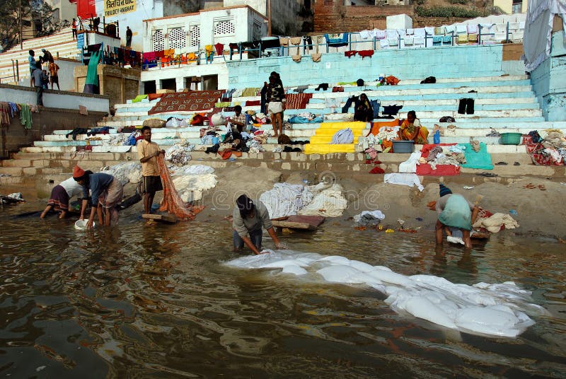 Polluted River Ganga editorial photography. Image of city - 26903632