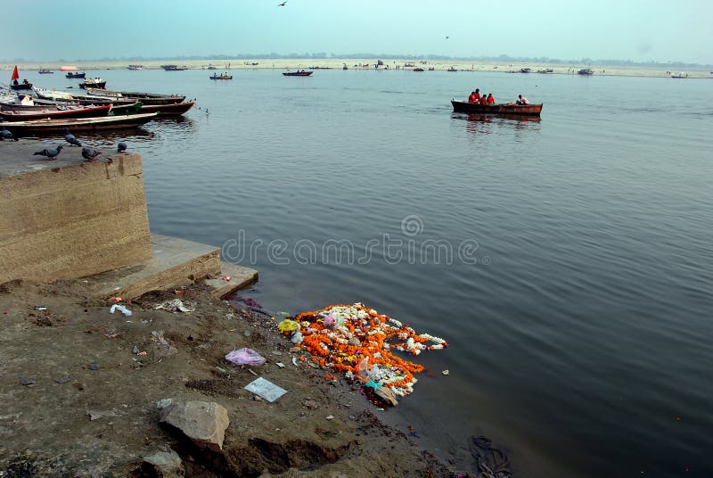Polluted River Ganga Editorial Photography - Image: 26903632