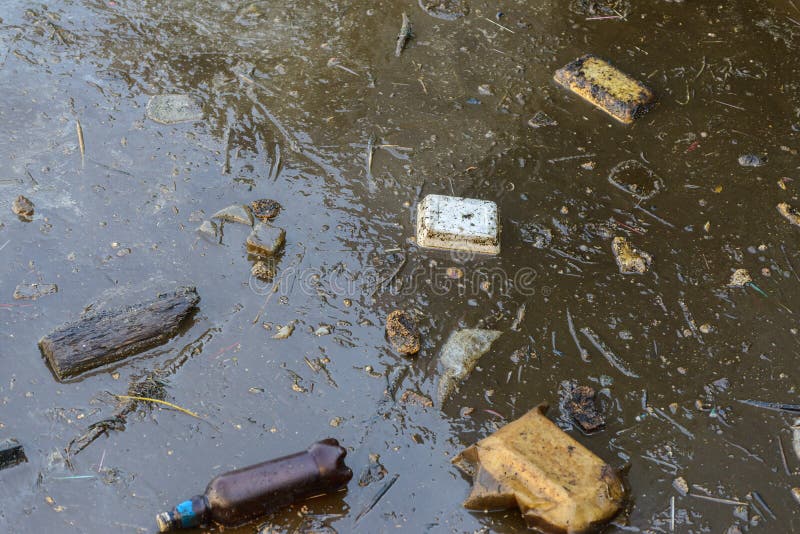 Pollution de la mer photo stock. Image du mercure, encrassé - 117302020