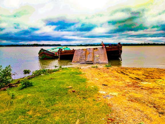 The Poltroon Going To Sinking. Editorial Image - Image of cliff, tree ...