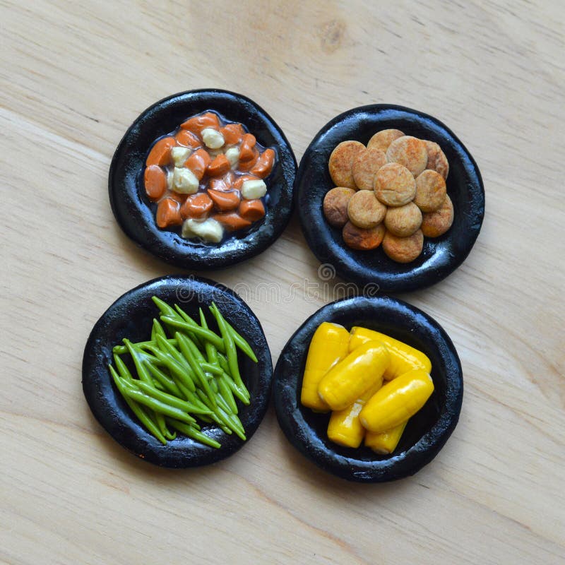 Clay Pot for Food Preparation Stock Photo - Image of claypot, stew ...