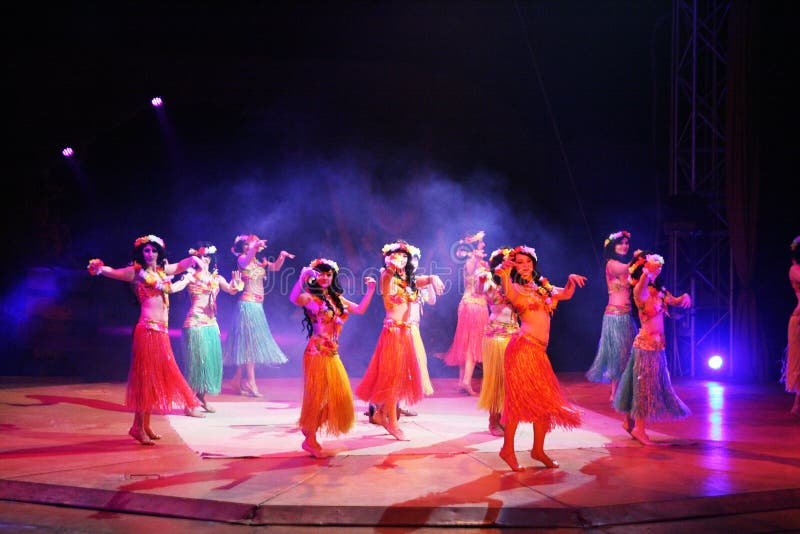 Polynesia dance editorial photography. Image of show - 73677842