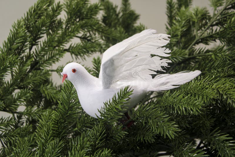Pomba do branco foto de stock. Imagem de esculto, branco - 36717118