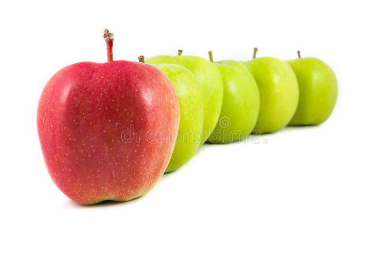 Une Pomme Rouge Parmi Des Pommes Vertes Photo stock - Image du pomme ...