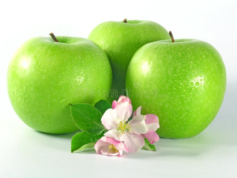 Pomme verte image stock. Image du nutrition, vitamine, isolement - 841283