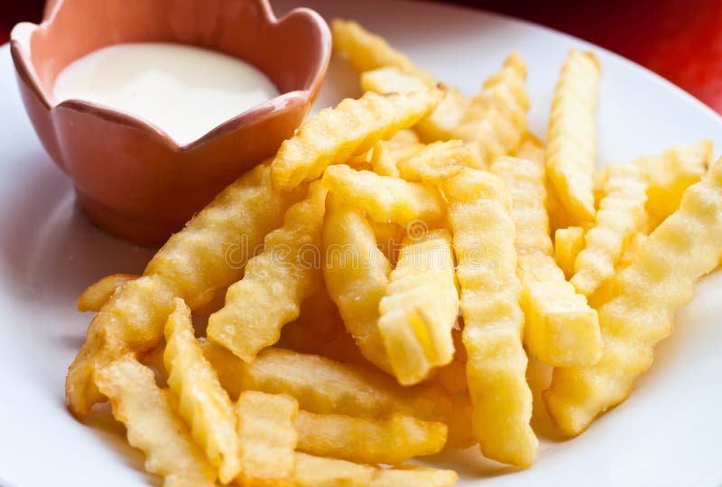 Pommes Frites Avec La Mayonnaise Image stock - Image du salé ...