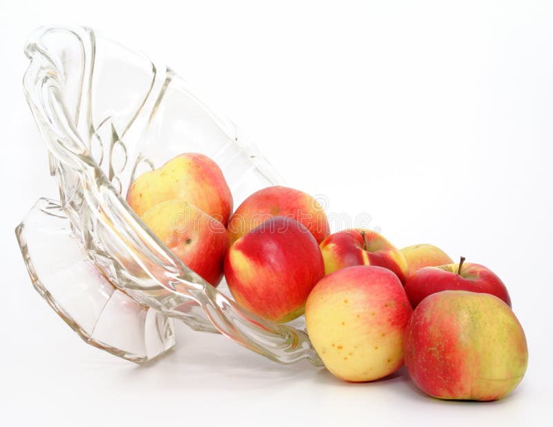 Pommes rouges image stock. Image du frais, baisse, nutritif - 14069931