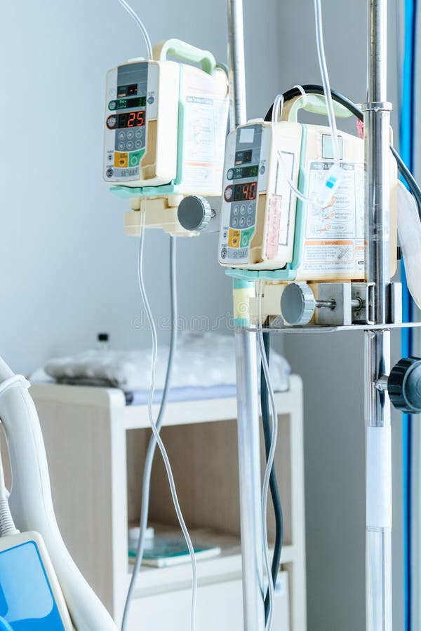 Pompa per infusione medica fotografia stock. Immagine di gocciolamento ...